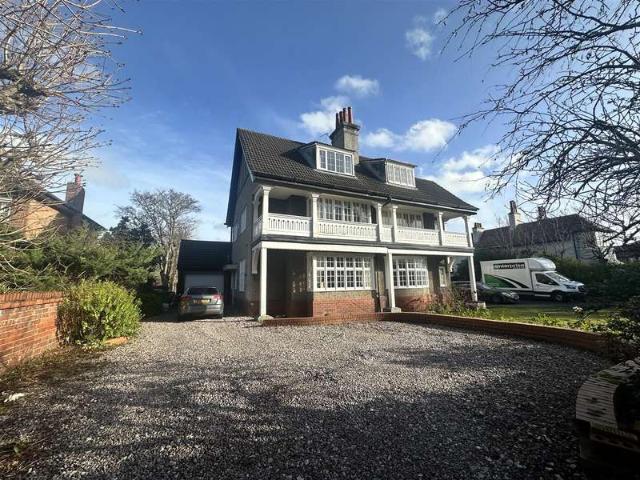 4 Bedroom Semi Detached House