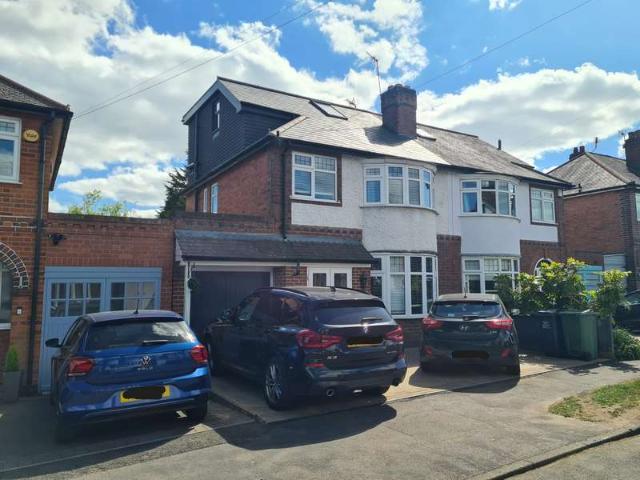 4 Bedroom Semi Detached House