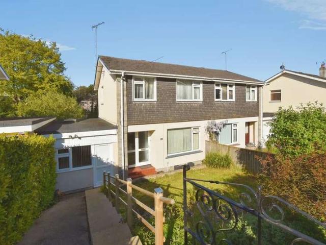 4 Bedroom Semi Detached House
