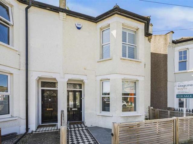 4 Bedroom Semi Detached House