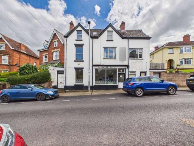 4 Bedroom Semi Detached House