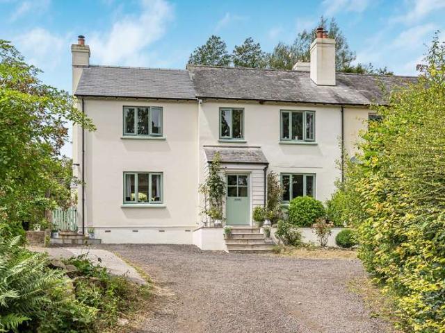 4 Bedroom Semi Detached House