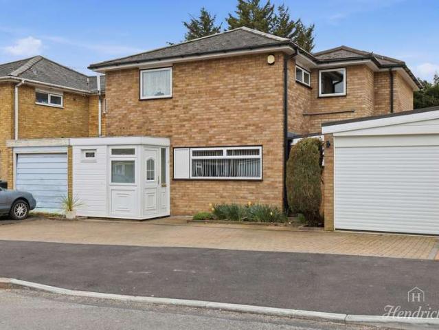 4 Bedroom Semi Detached House