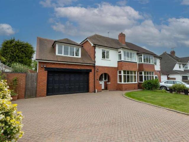 4 Bedroom Semi Detached House