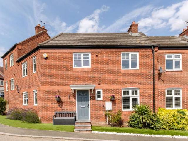 4 Bedroom Semi Detached House