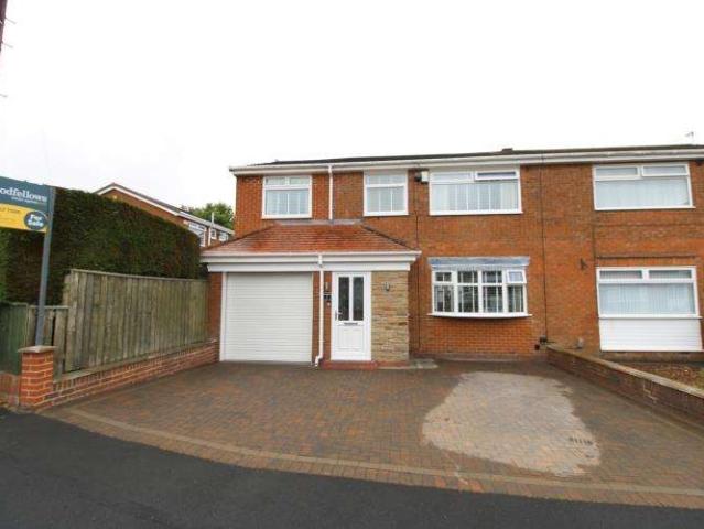 4 Bedroom Semi Detached House