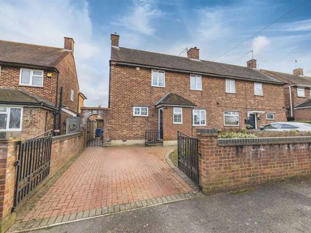 4 Bedroom Semi Detached House
