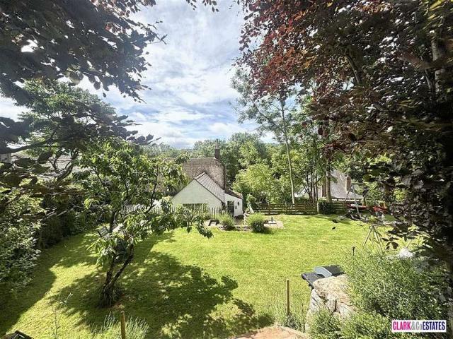 4 Bedroom Semi Detached House