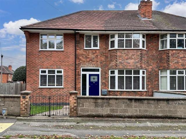4 Bedroom Semi Detached House