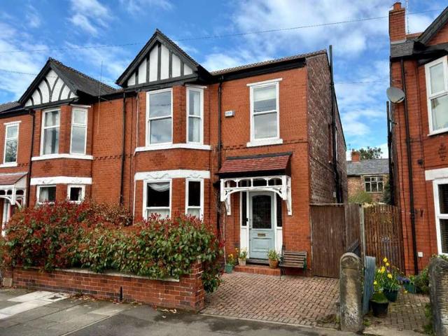 4 Bedroom Semi Detached House