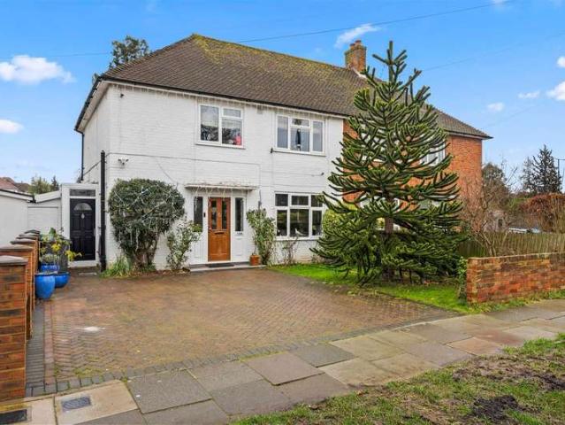 4 Bedroom Semi Detached House