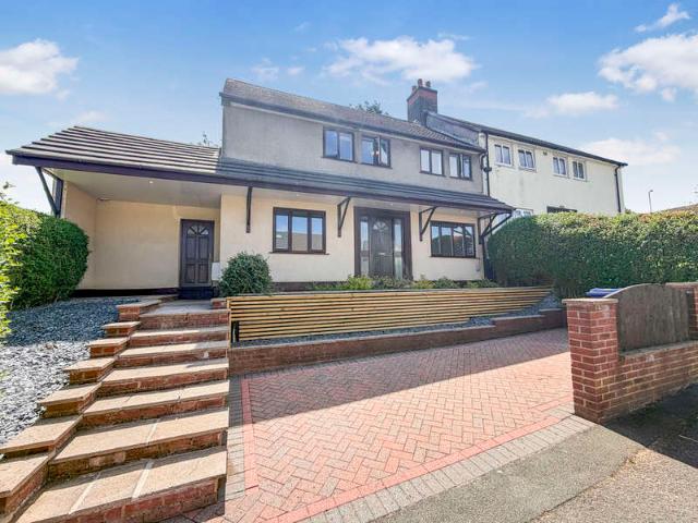 4 Bedroom Semi Detached House