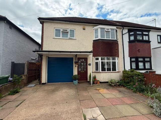 4 Bedroom Semi Detached House