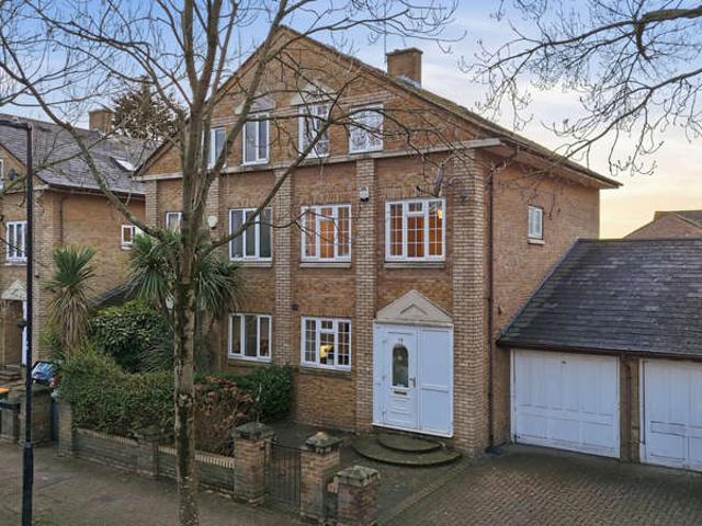 4 Bedroom Semi Detached House