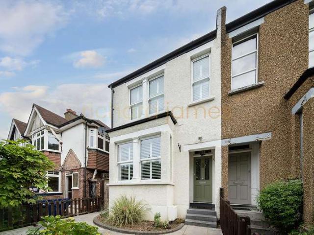 4 Bedroom Semi Detached House