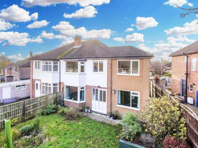 4 Bedroom Semi Detached House