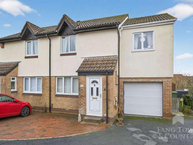 4 Bedroom Semi Detached House