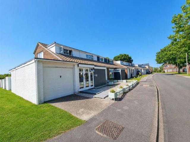 4 Bedroom Semi Detached House