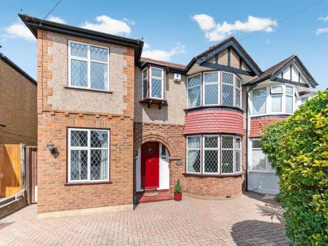 4 Bedroom Semi Detached House