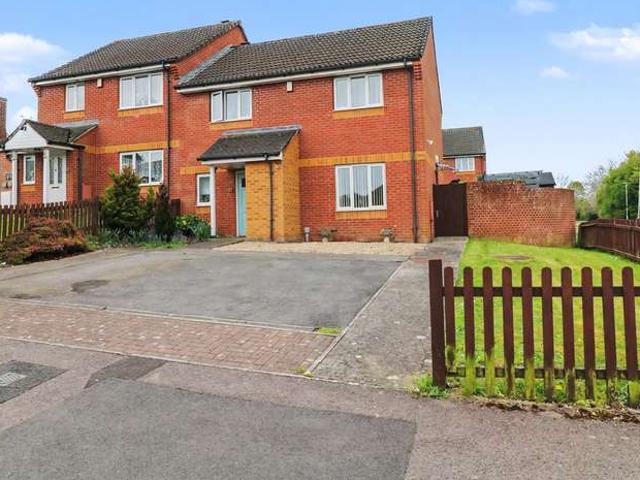 4 Bedroom Semi Detached House