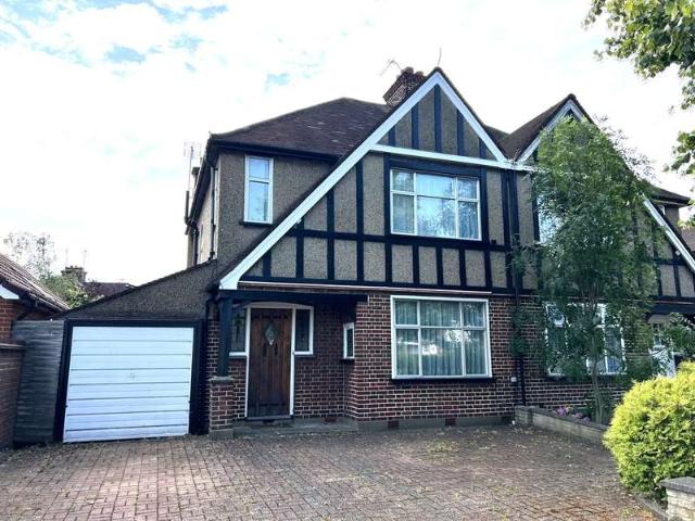 4 Bedroom Semi Detached House