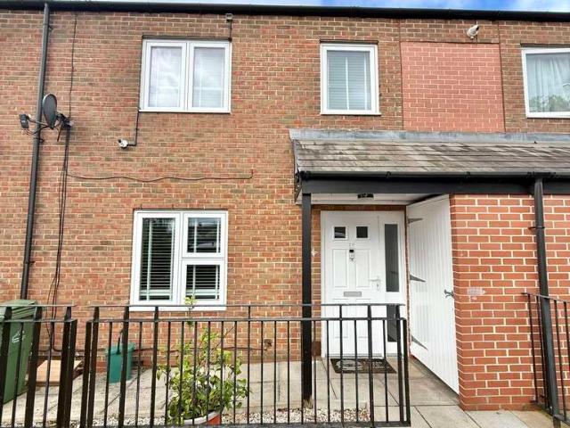 4 Bedroom Semi Detached House