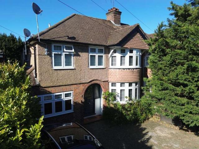 4 Bedroom Semi Detached House