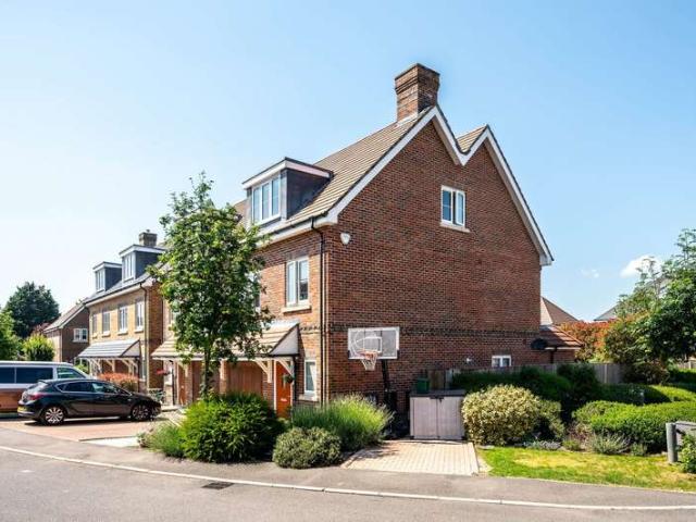 4 Bedroom Semi Detached House