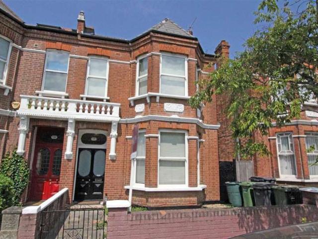 4 Bedroom Semi Detached House