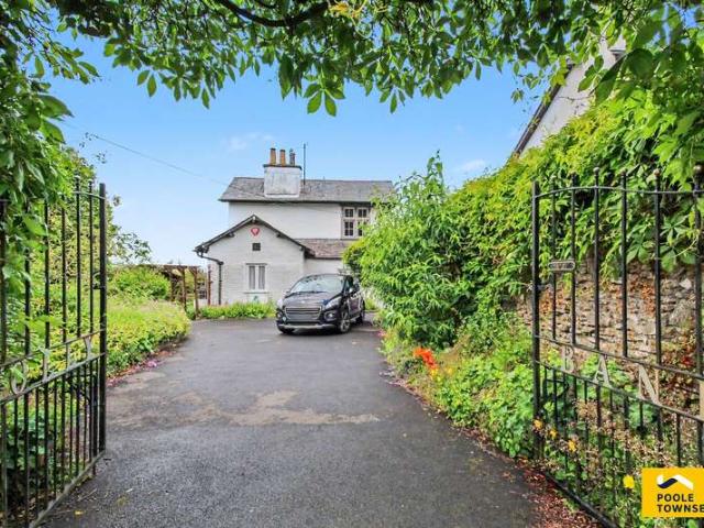 4 Bedroom Semi Detached House