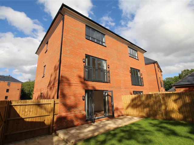 4 BEDROOM Semi Detached House