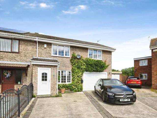4 Bedroom Semi Detached House