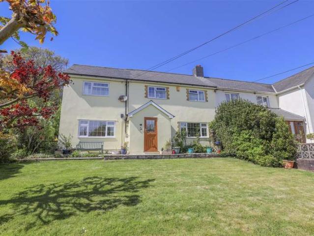 4 Bedroom Semi Detached House