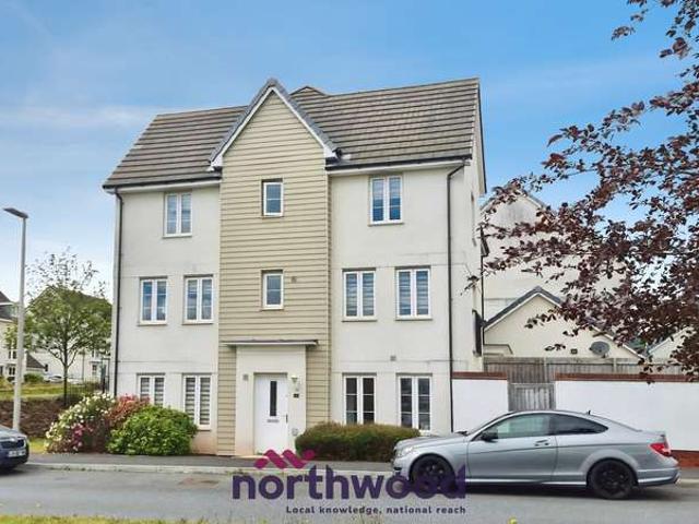 4 Bedroom Semi Detached House