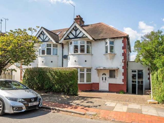 4 Bedroom Semi Detached House