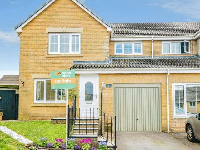 4 Bedroom Semi Detached House