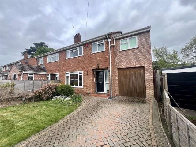 4 Bedroom Semi Detached House