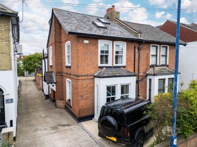 4 Bedroom Semi Detached House