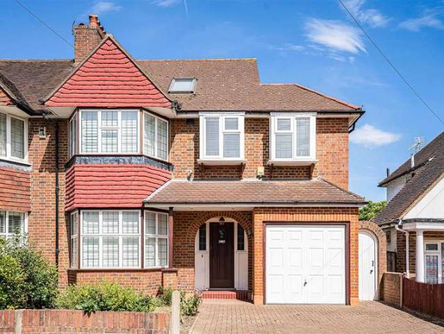 4 Bedroom Semi Detached House