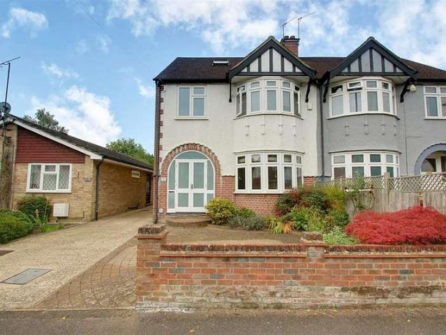 4 Bedroom Semi Detached House