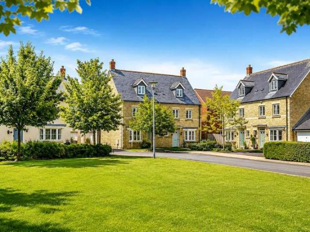 4 Bedroom Semi Detached House
