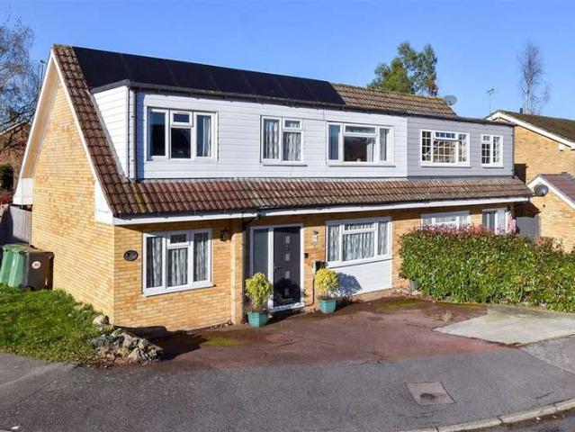 4 Bedroom Semi Detached House