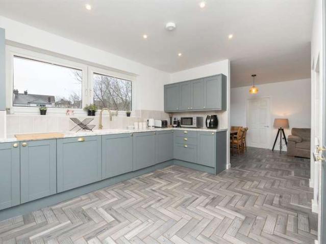 4 Bedroom Semi Detached House
