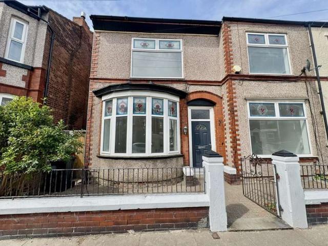 4 Bedroom Semi Detached House