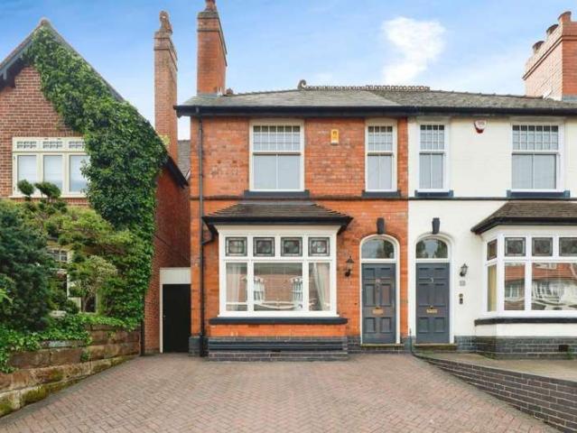4 Bedroom Semi Detached House