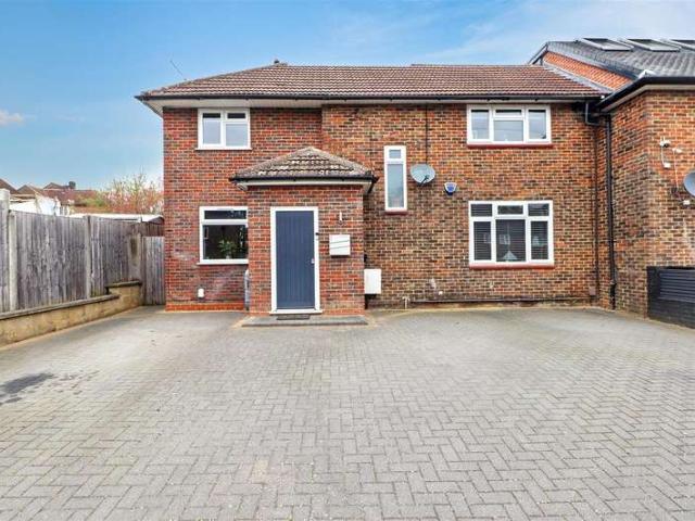 4 Bedroom Semi Detached House