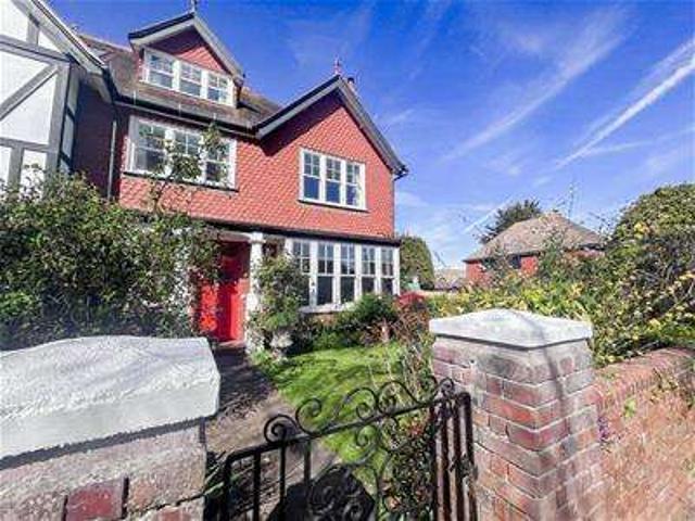 4 Bedroom Semi Detached House
