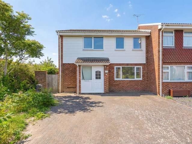 4 Bedroom Semi Detached House