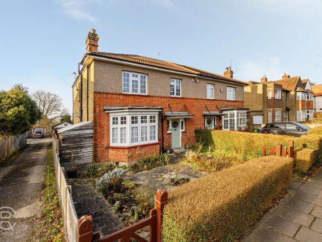 4 Bedroom Semi Detached House