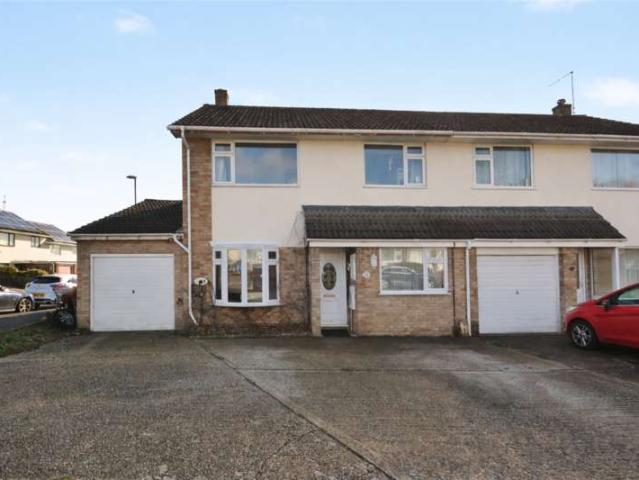 4 Bedroom Semi Detached House